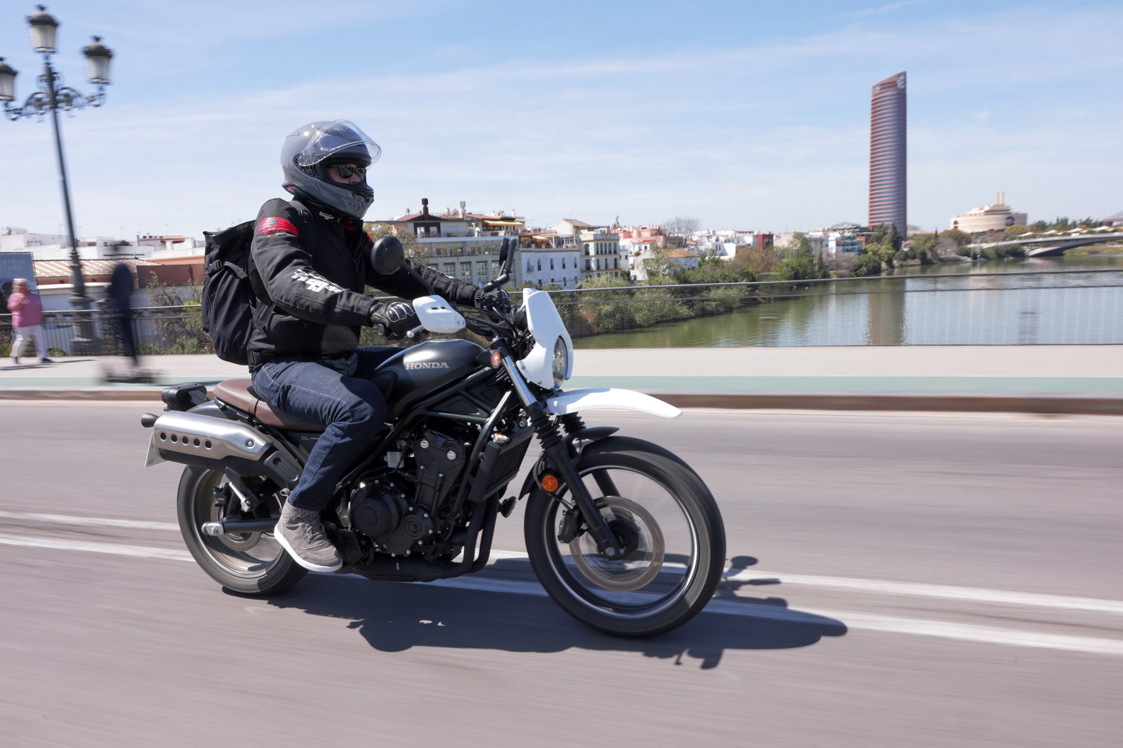 Honda CL500 (2023) Review | Urban Scrambling in Sunny Seville | Visordown