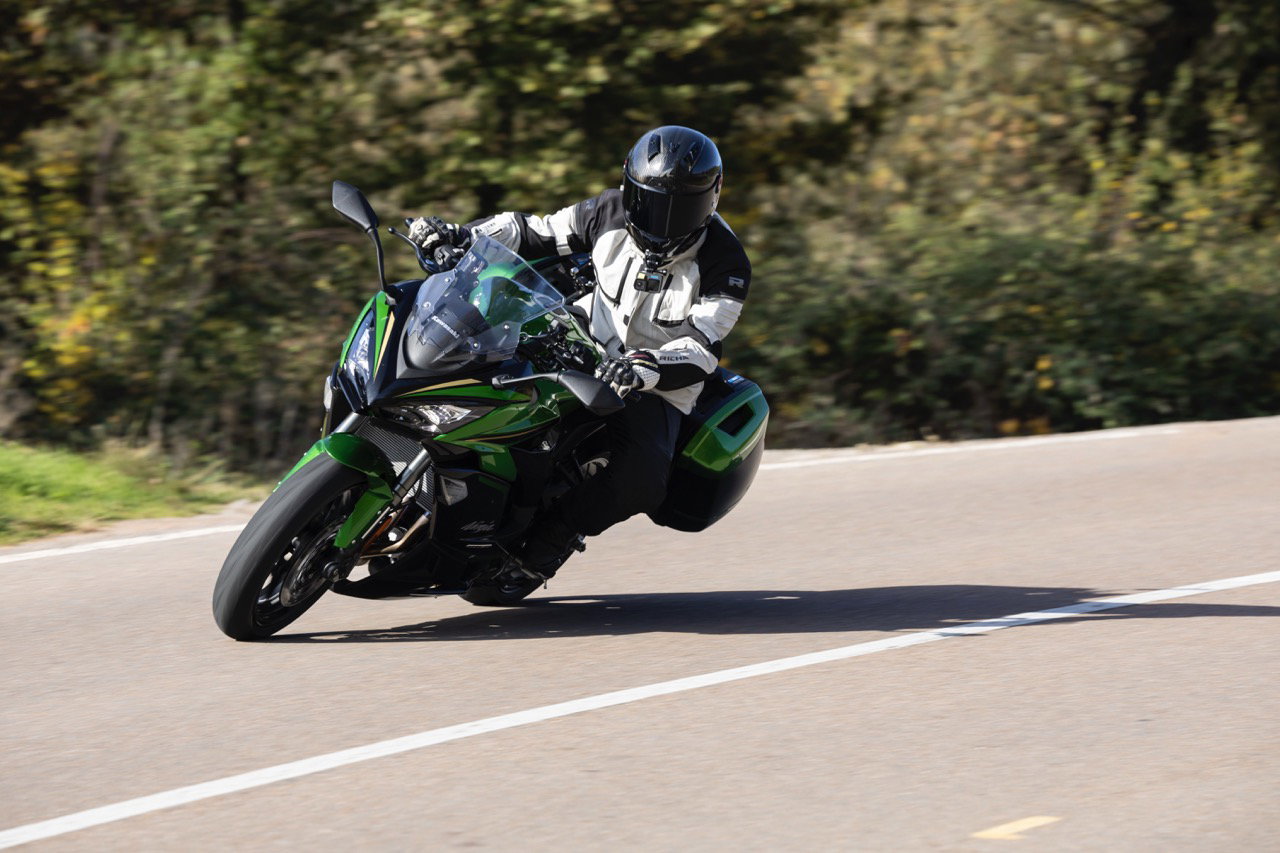 2025 Kawasaki Ninja 1100SX SE Review: The Joy of SX | Visordown
