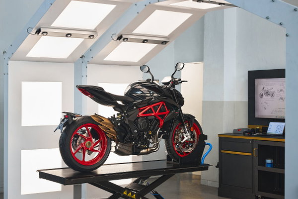 2026 MV Agusta Brutale 800 gets new premium livery | Visordown