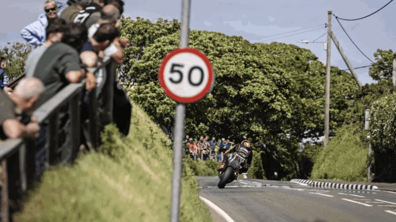 Isle of Man TT rider hospitalised after Senior TT incident | Visordown
