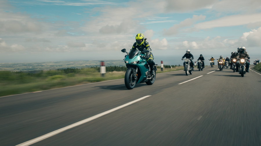 Norton Manx R makes Isle of Man TT debut as part of major partnership ...