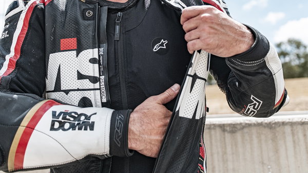 Alpinestars TechAir 5 Plasma review: standalone motorcycle airbag ...