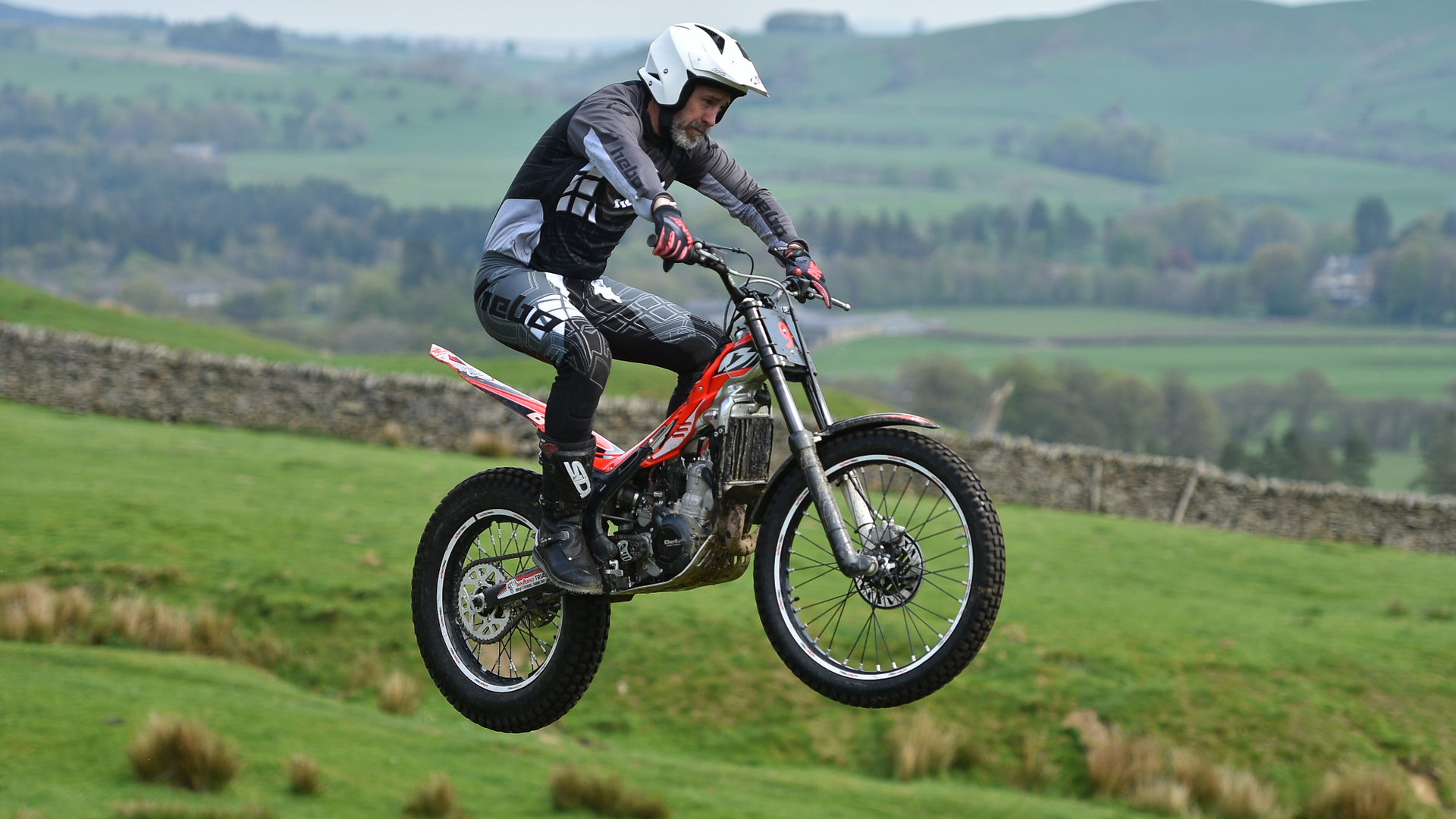 Inch Perfect Trials Review: Spoiler, It's Harder Than it Looks! | Visordown