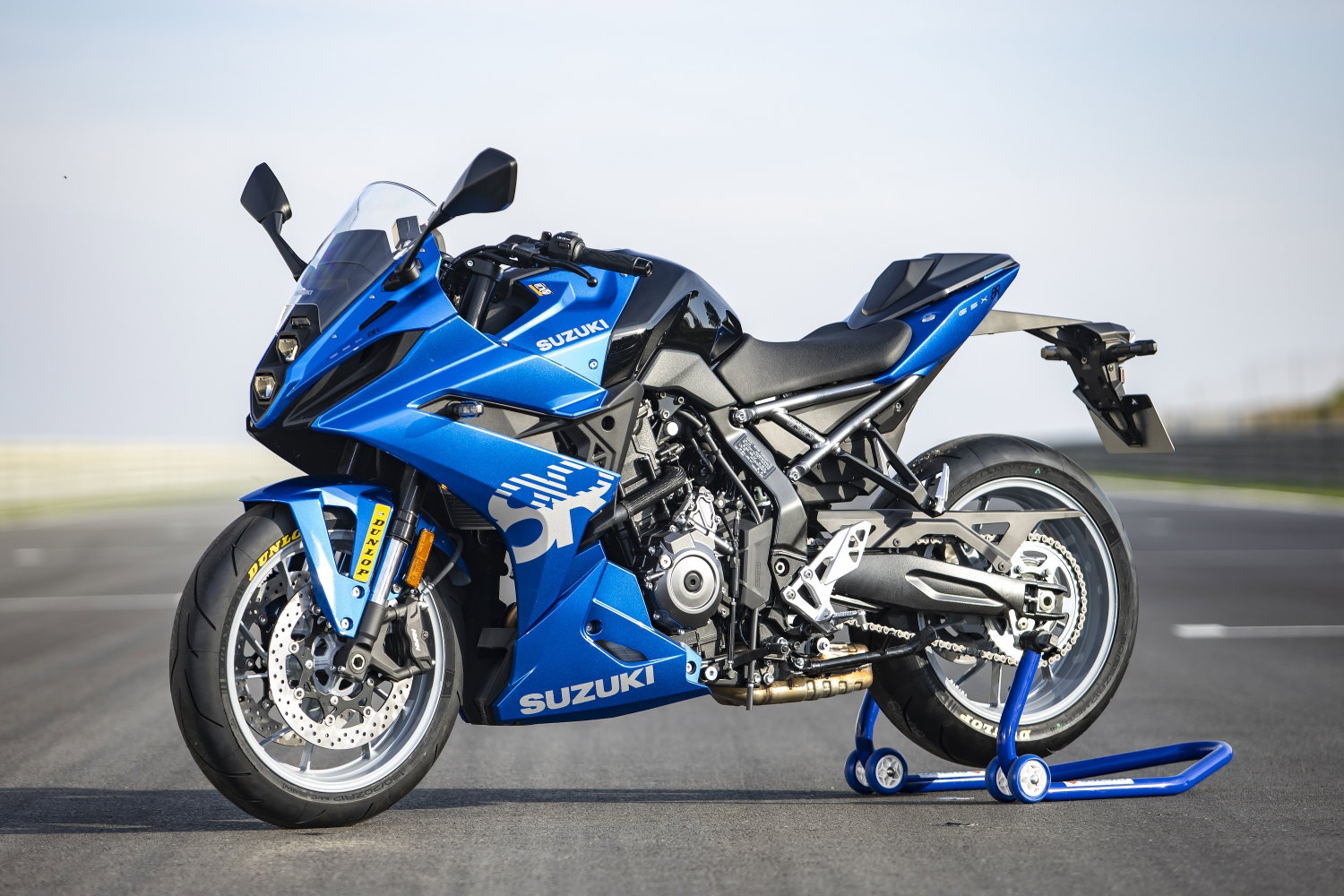 Suzuki GSX-8R (2024) Review: Is The R7 In Trouble? | Visordown