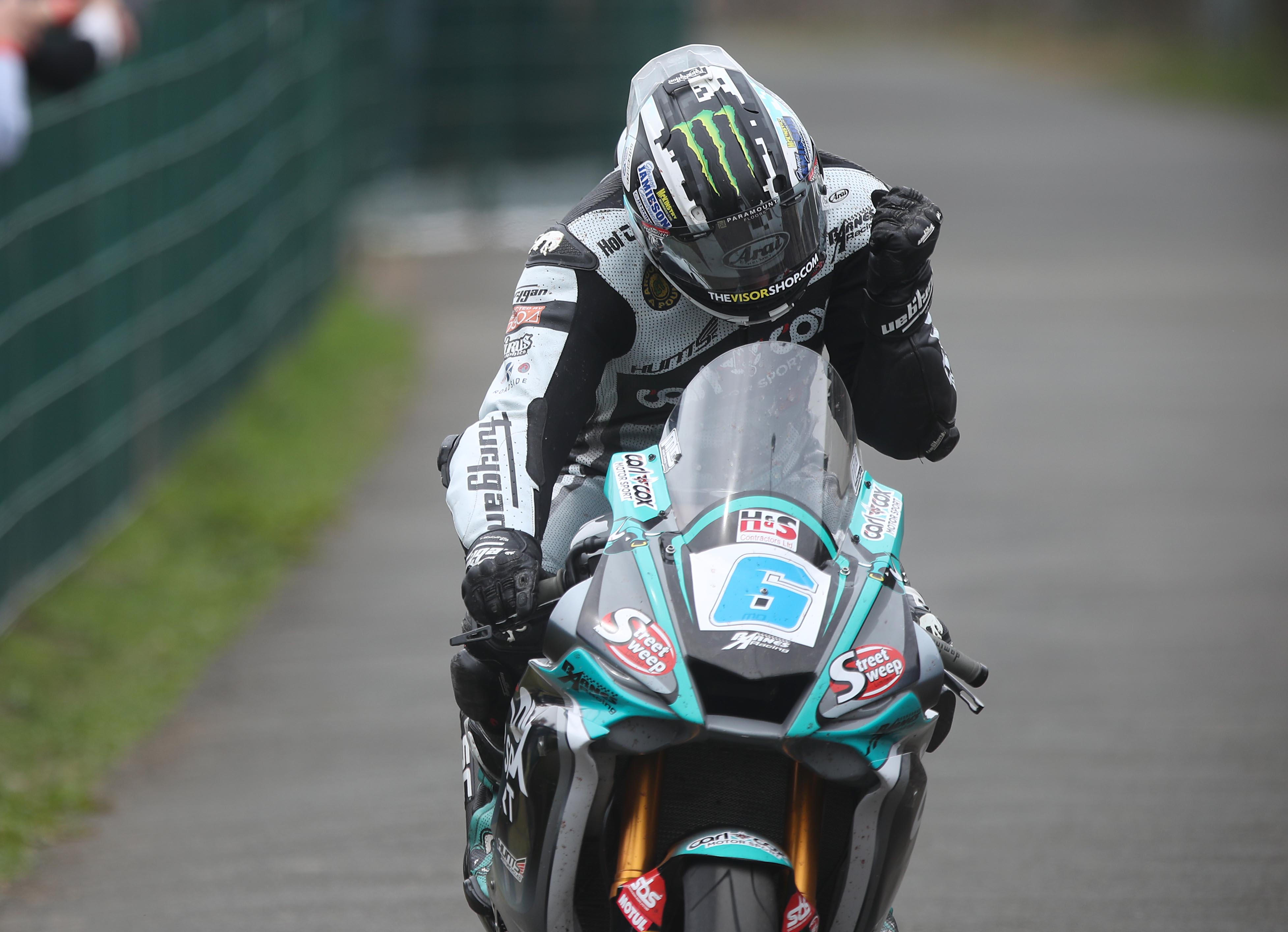 2023 Isle of Man TT Supersport start list revealed | Visordown